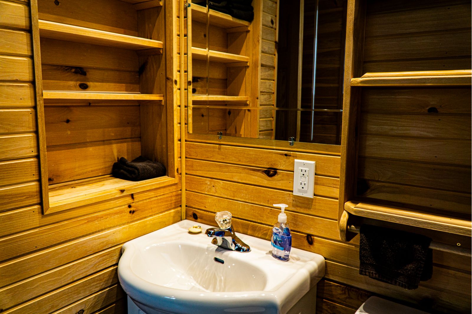 Cabin #3 - By d Bay Cabins